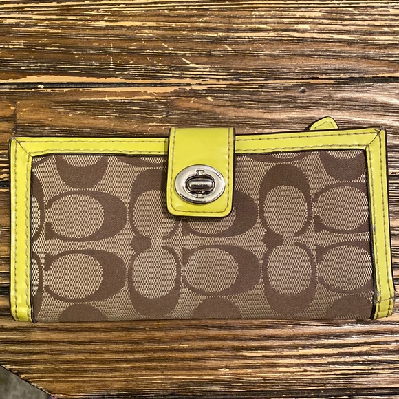 Coach | Bags | Coach Park Signature Turnlock Wallet Khaki With Yellow ...